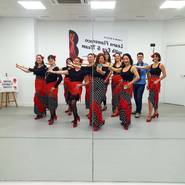 Sevilla - 1h Clase de Baile Flamenco en grupo única para principiantes ...
